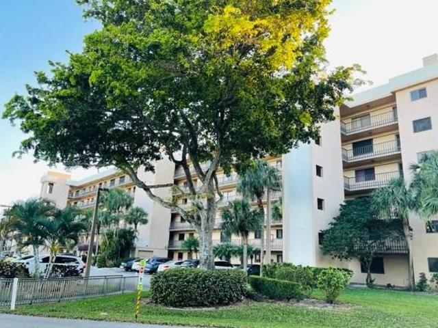 7770 Tahiti Ln #405, Lake Worth, FL 33467