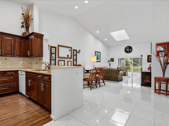 7771 Majestic Palm Dr, Boynton Beach, FL 33437 | MLS #B26013