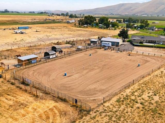 7773 N Wenas Rd, Selah, WA 98942