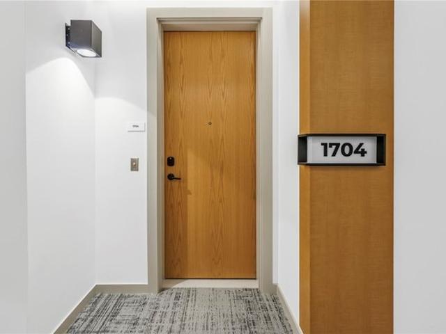 777 3rd Ave N Apt 1704, Saint Petersburg, FL 33701
