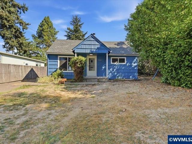 777 1/2 E Milton St, Lebanon, OR 97355