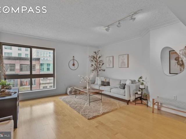 777 7th St NW 420, Washington, DC