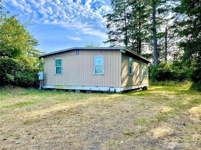 777 Edgewood Ave NE, Ocean Shores, WA 98569
