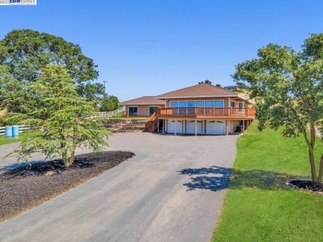 777 Happy Valley Rd, Pleasanton, CA 94566