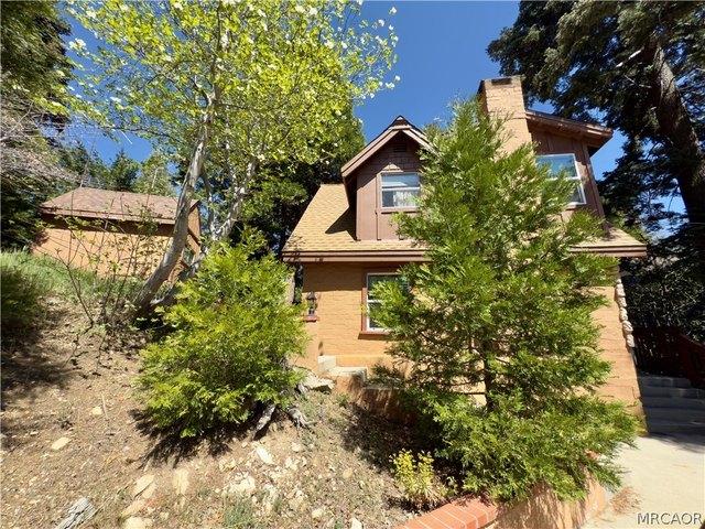 777 Ivy Ln, Lake Arrowhead, CA 92352