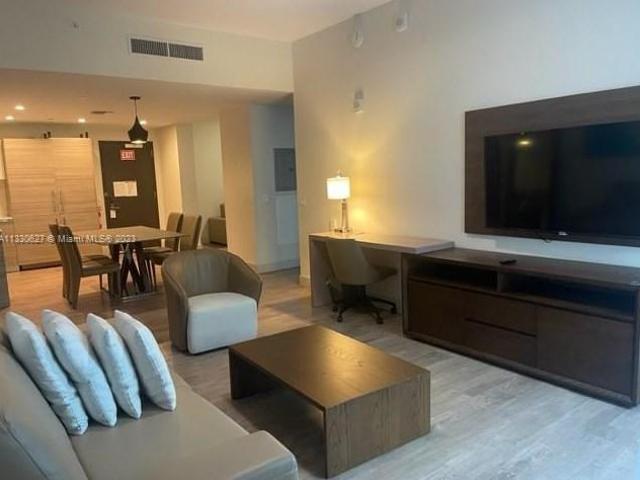 777 Ocean Dr N #N317, Hollywood, FL 33019