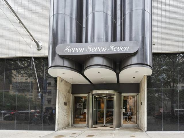 777 N Michigan Ave Apt 2109, Chicago, IL 60611