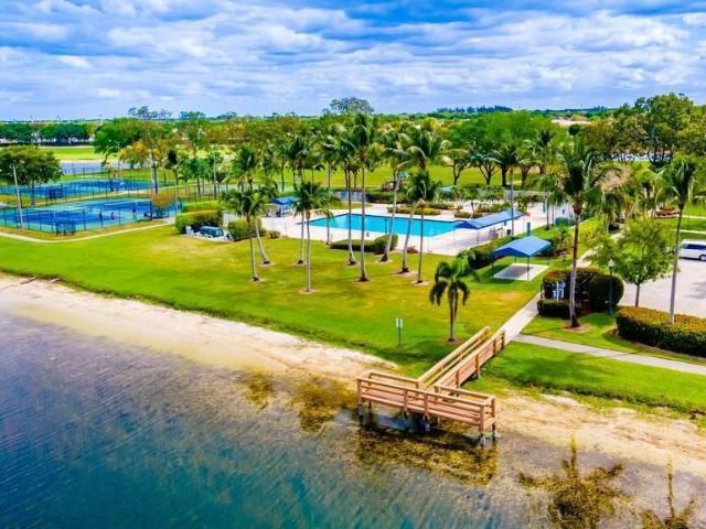 7787 Springfield Lake Drive, Lake Worth, US, FL