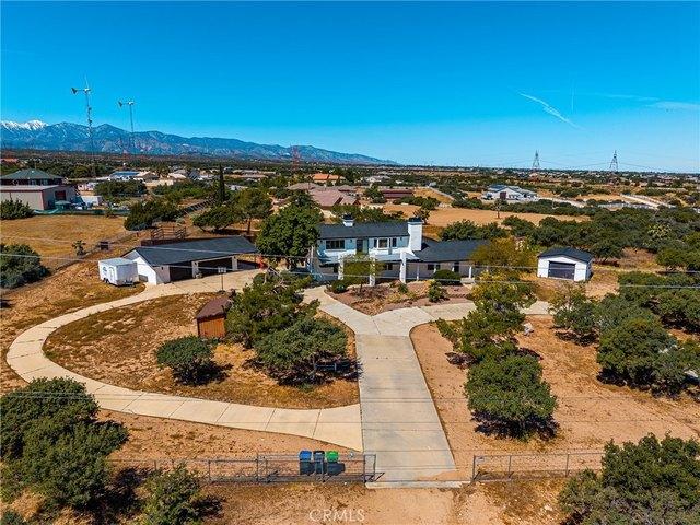 7788 Columbine Rd, Oak Hills, CA 92344
