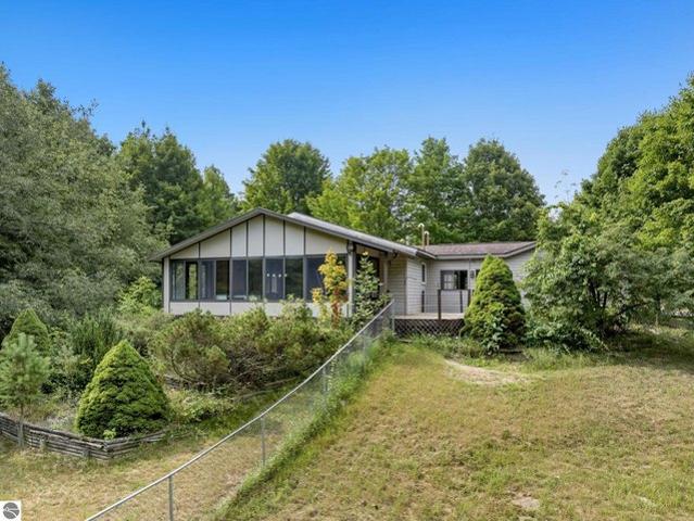 7788 Love Rd, Benzonia, MI 49616