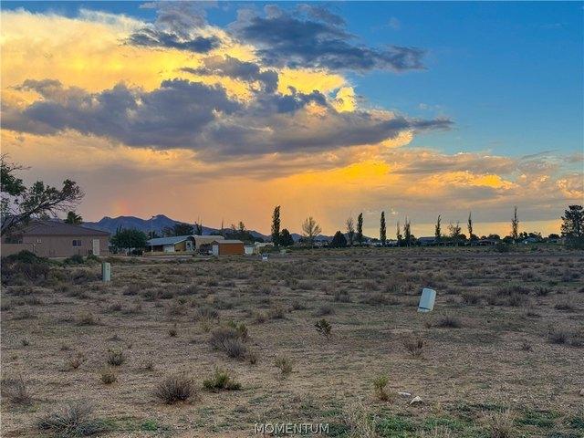 7780 E Larkspur Dr, Kingman, AZ 86401