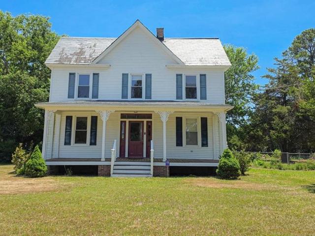 7781 Seaside Rd, Nassawadox, VA 23413