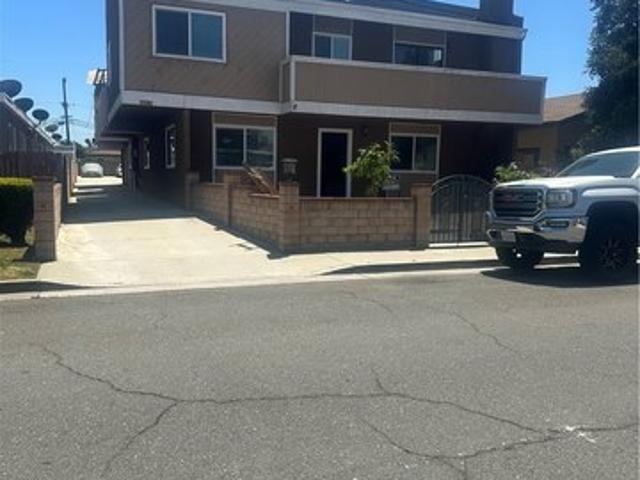 7782 Newman Ave, Huntington Beach, CA 92647