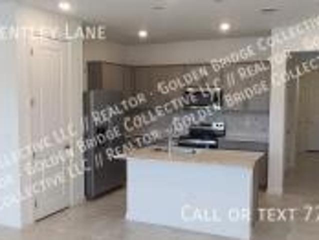 7783 SW Bentley Lane, 3 beds, 2 full and 1 half baths