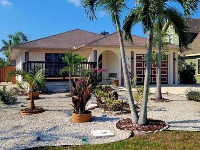 778 109th Ave N, Naples, FL 34108