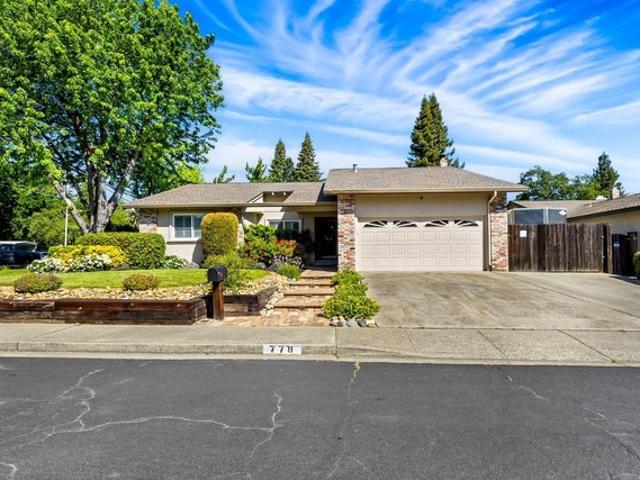 778 Brookside Dr, Vacaville, CA 95688