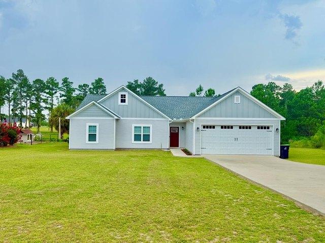 778 Pine Needle Rd, Douglas, GA 31535
