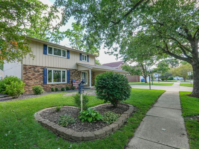 778 Woodstock Lane