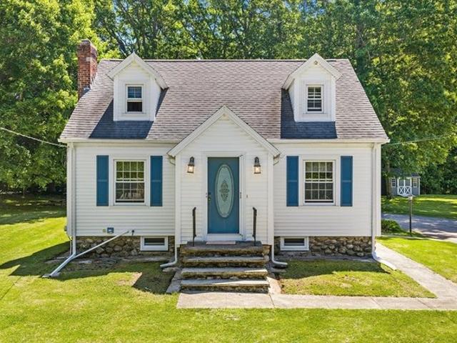 779 Oxford St S, Auburn, MA 01501
