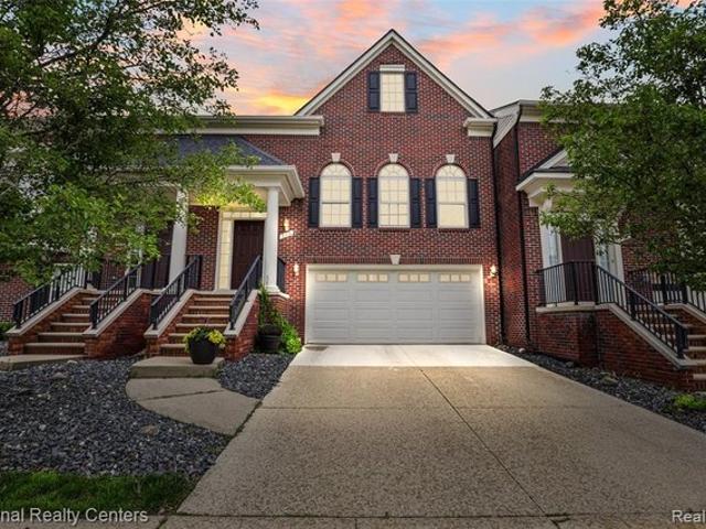 779 Red Run Dr, Troy, MI 48085