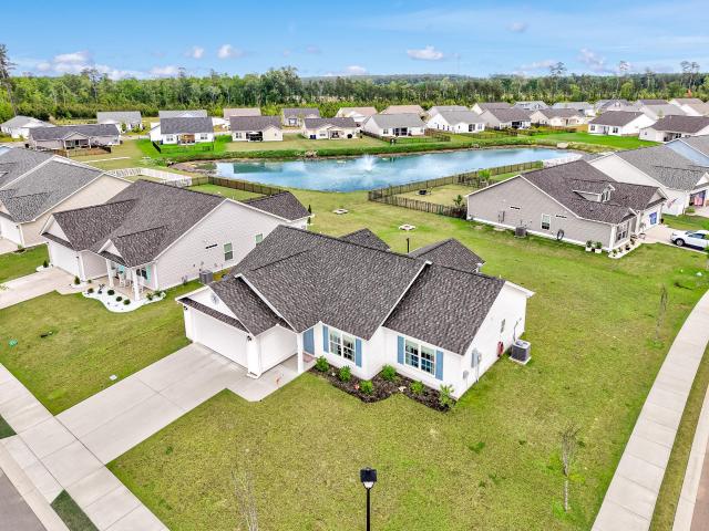 779 Woodside Dr