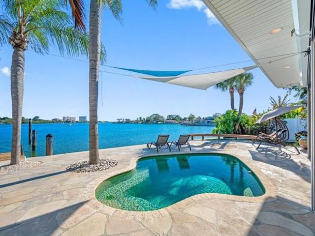 7804 Causeway Boulevard S, Saint Petersburg, FL 33707