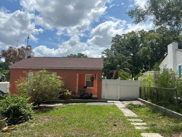 7805 N Riverdale Ave, Tampa, FL 33604