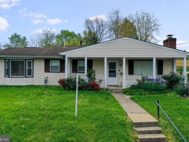 7805 Amherst Dr, Manassas, VA 20111