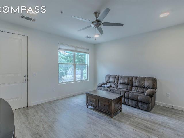 7805 Cooper Ln 203, Austin, TX