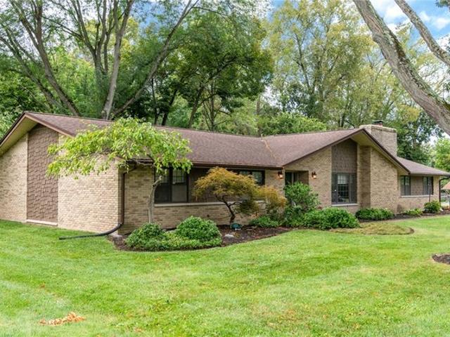 7805 Raintree Rd, Washington Township, OH 45459