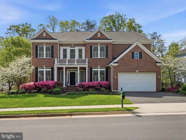7805 Rose Garden Ln, Springfield, VA 22153