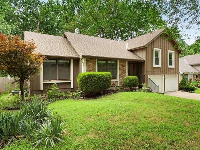 7806 Caenen St, Lenexa, KS 66216