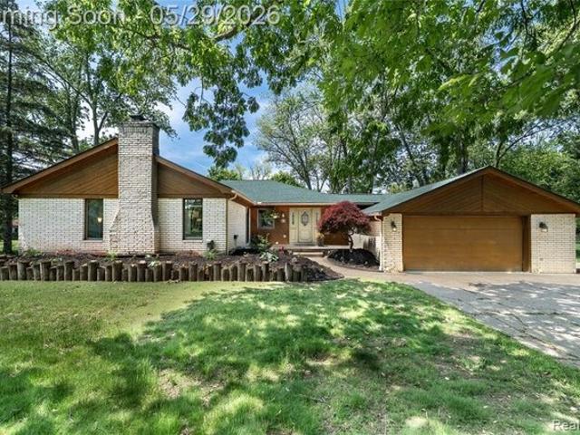 7806 Circle Blvd, West Bloomfield Township, MI 48323