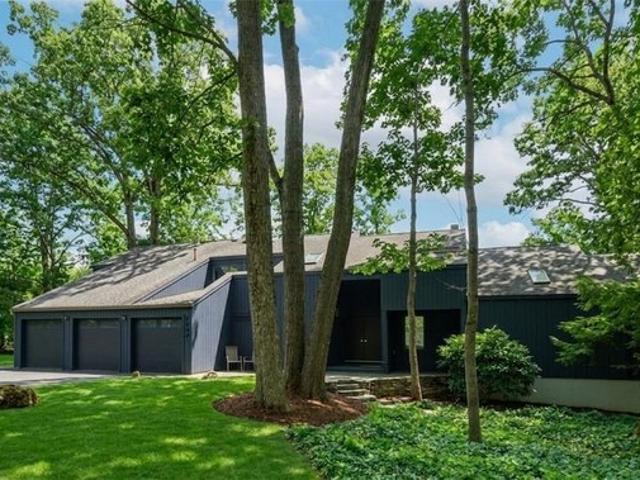 7807 Clearwater Cir, Manlius, NY 13104