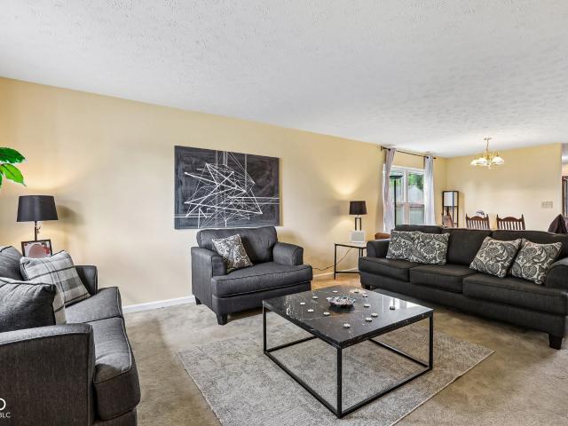 7807 Fox Glen Drive
