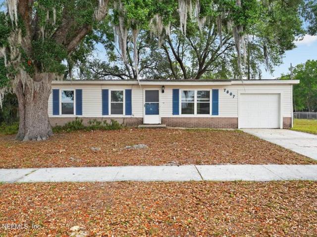7807 Knoll Dr N, Jacksonville, FL 32221