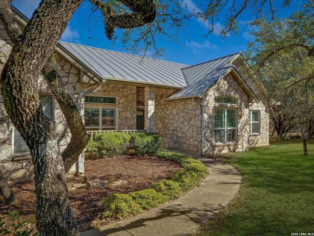 7807 Rocking Horse Ln, Boerne, TX 78015 | MLS #1948 | Compass