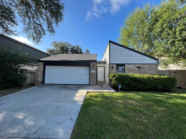 7807 Secretariat Ln, Houston, TX 77071 | MLS #54007