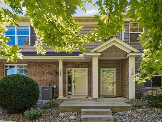 7808 Madelyn Creek Dr, Victoria, MN 55386