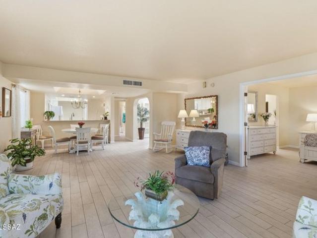7808 N LA Canada Dr, Tucson, AZ 85704
