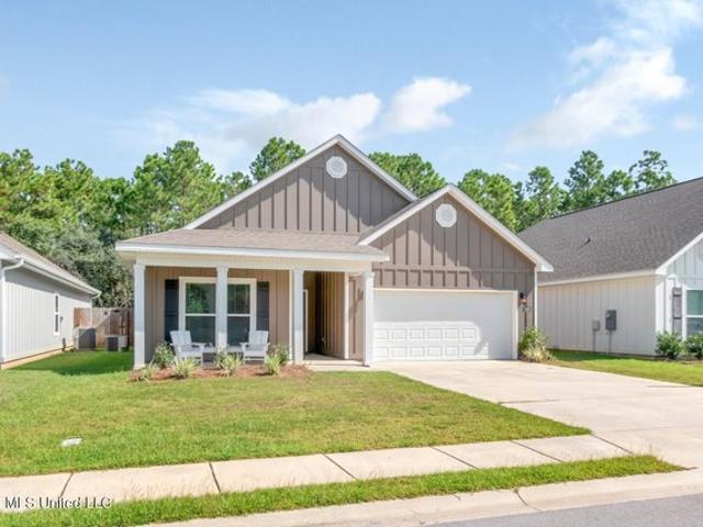 7808 Coral Ln, Ocean Springs, MS 39564