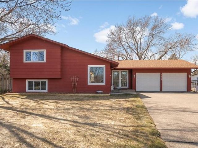 7808 Idaho Ln N, Brooklyn Park, MN 55445
