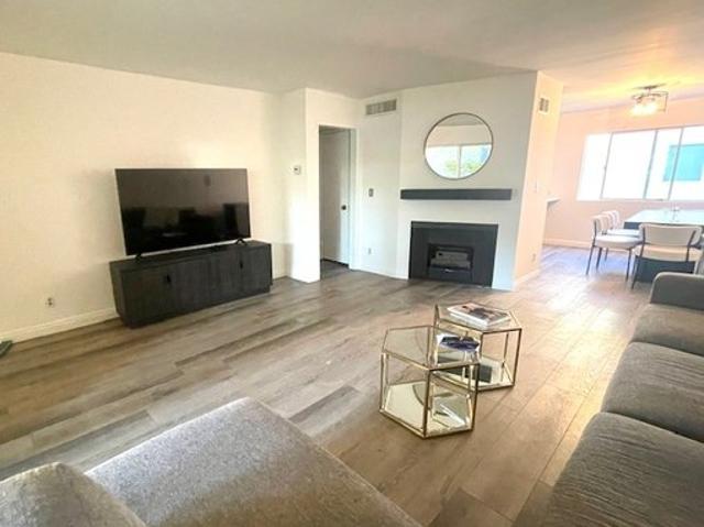 7809 Via Foggia, Burbank, CA 91504
