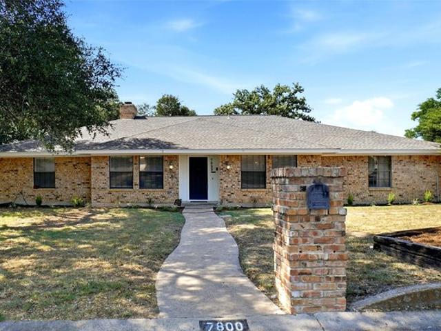 7800 Skylake Dr, Fort Worth, TX 76179