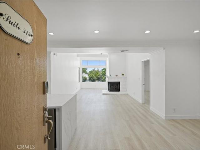 7800 Topanga Canyon Blvd, Canoga Park, CA 91304
