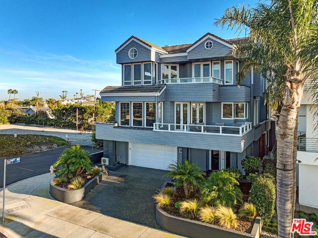 7800 Veragua Dr, Playa del Rey, CA 90293 | MLS #25629 | Compass