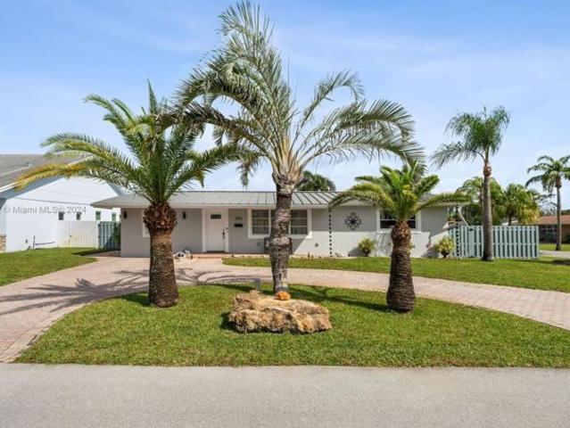 7801 NW 11th Ct, Pembroke Pines, FL 33024