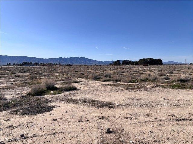 7801 Squaw Valley Rd, Pahrump, NV 89061