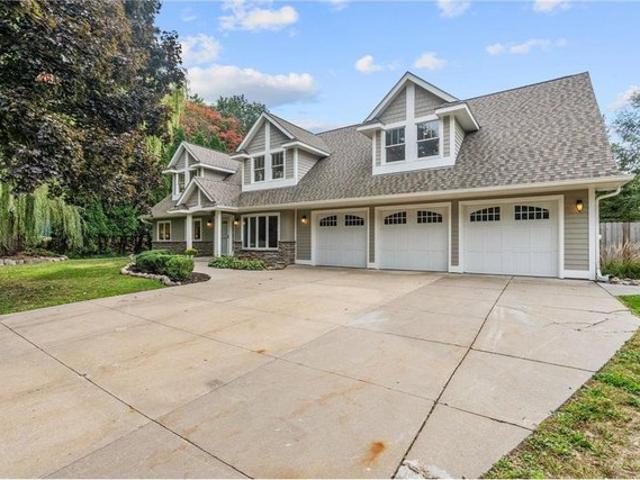 7801 W 86th St, Bloomington, MN 55438