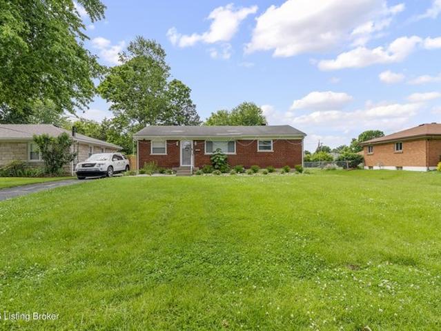 7802 Bluebonnet Rd, Louisville, KY 40258
